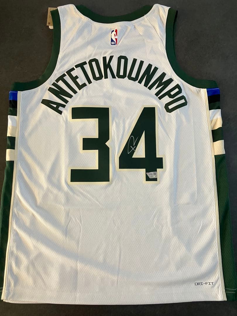 【fanatics】Antetokounmpo 直筆サインユニフォーム