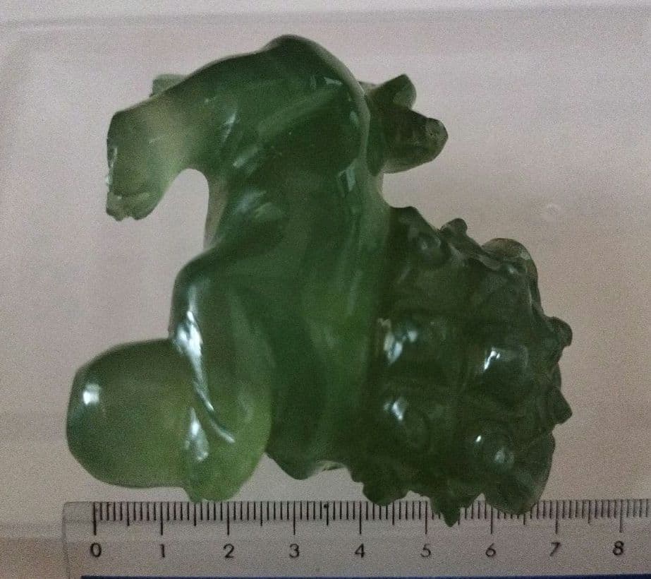 天然石　翡翠　獅子　 置物