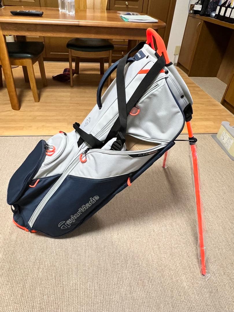 ぽ*ず様 【新品】TaylorMade スタンドバッグ グレー/ネイビー