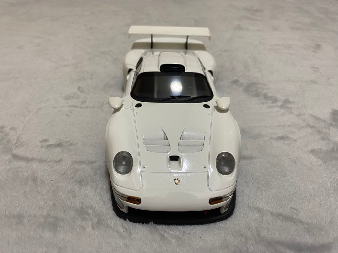 ミニカー UT PORSCHE 911 GT1
