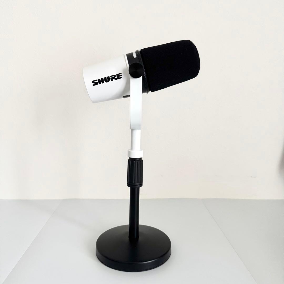SHURE MV7+　ホワイト　ダイナミックマイク　卓上スタンド付き　美品