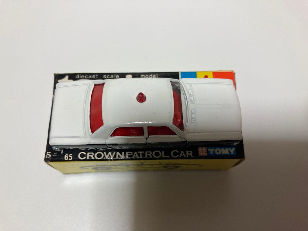 トミカ　黒箱　日本製　トヨタ　クラウン　パトロールカー　1Aホイール　白色指定箱