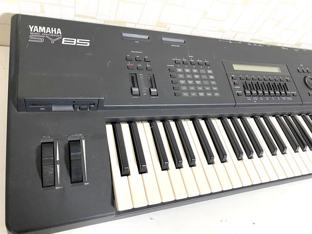 YAMAHA ヤマハ SY85 シンセサイザー 61鍵盤 本体