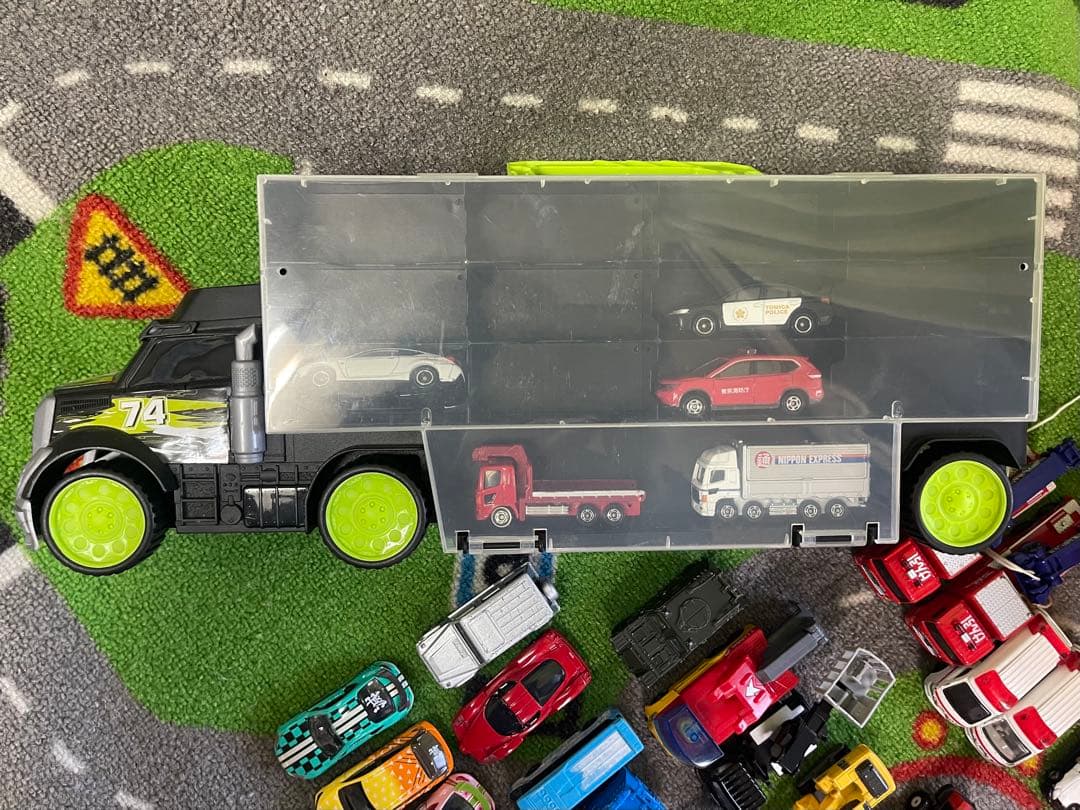 トミカ　ミニカー56台　収納トラック2台　タカラトミー　TOMICA　まとめ売り