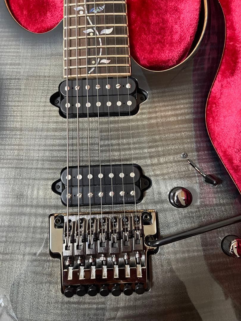 Ibanez RG8527 7弦