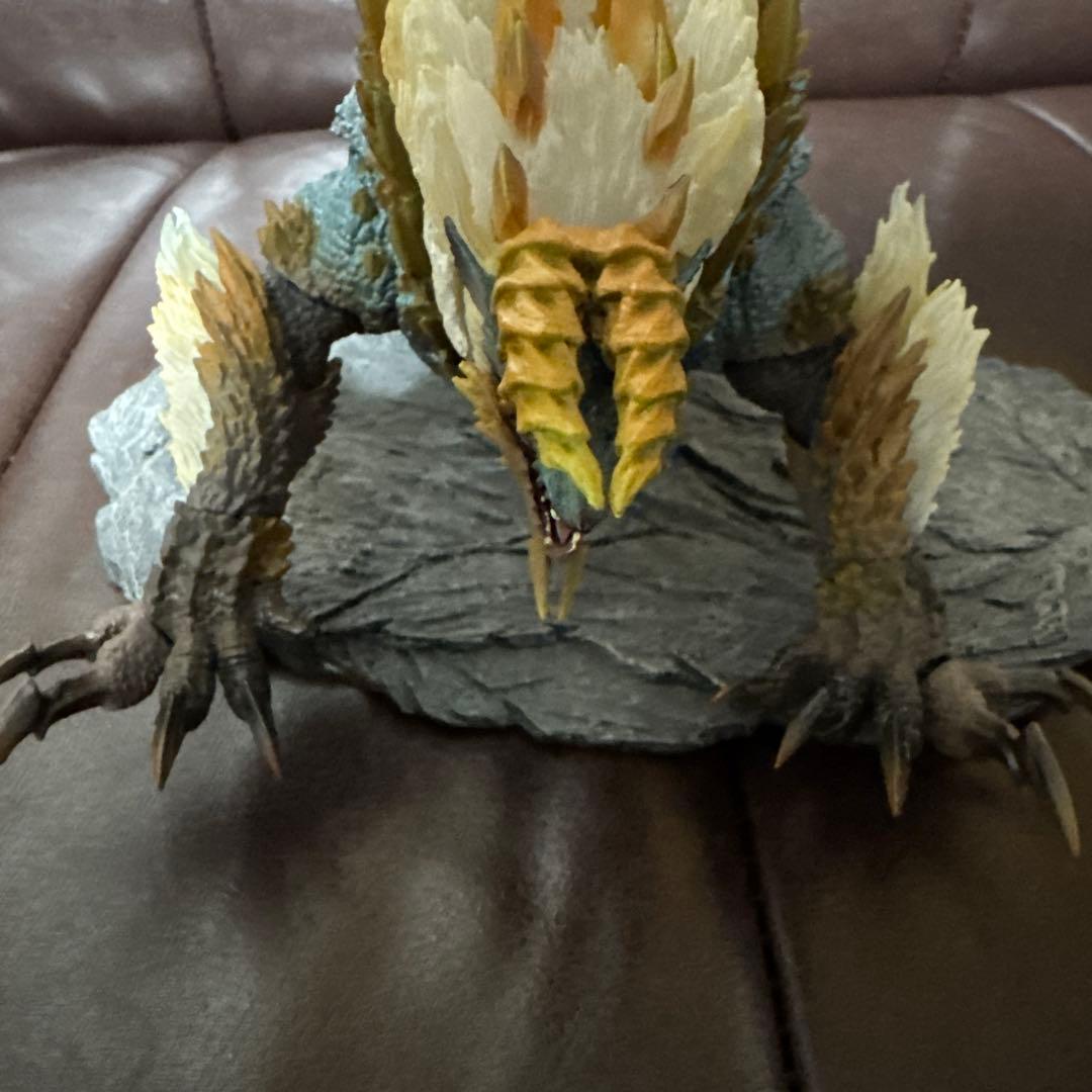 ネ*ル様 ジンオウガ フィギュア S.H.MonsterArts Zinogre