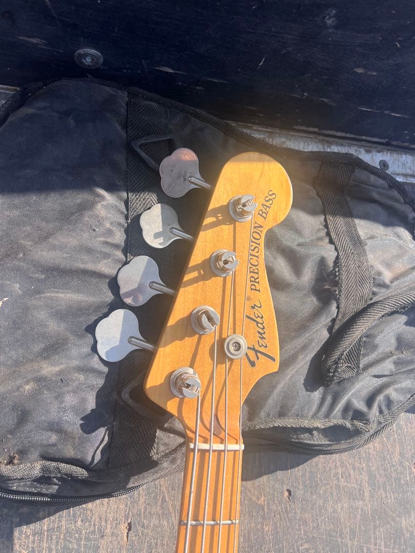 Fender Precision Bass (日本製)