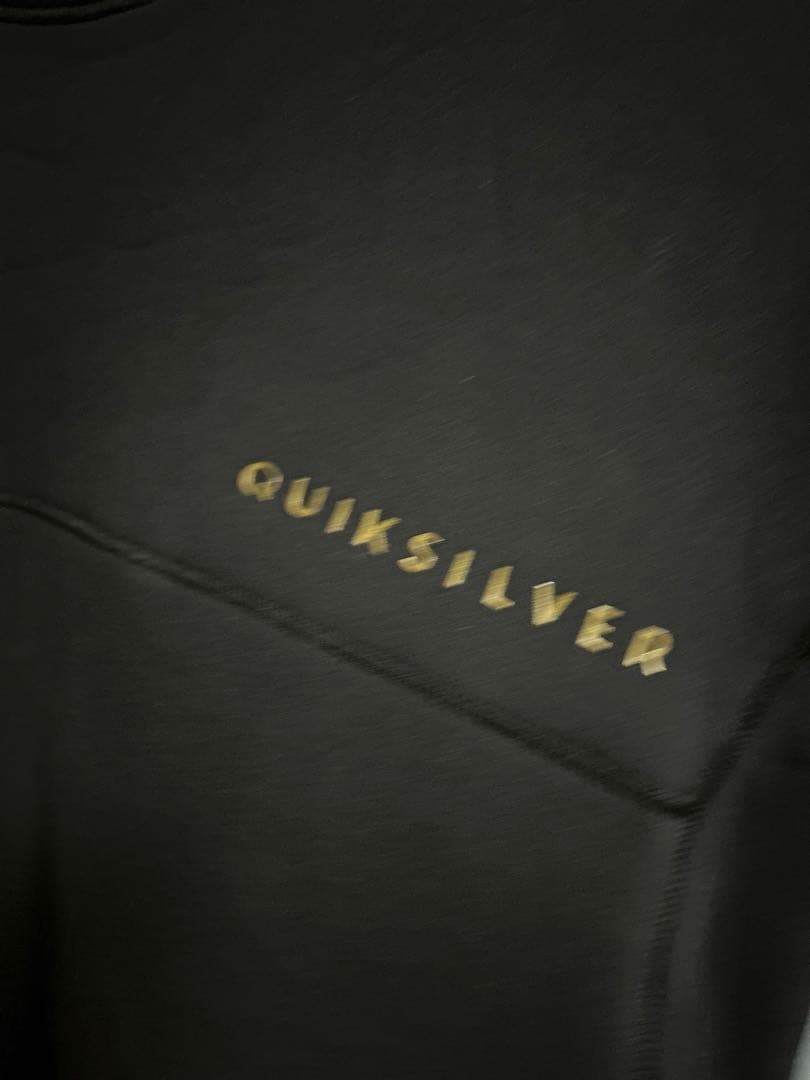【美品】Quiksilver タッパー ブラック