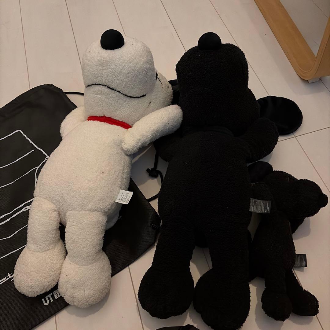 KAWS×スヌーピー　ぬいぐるみセット 黒・白