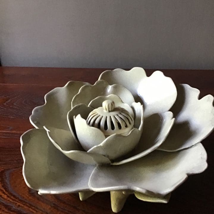 白薩摩焼　花弁　香炉　明治期. 書1