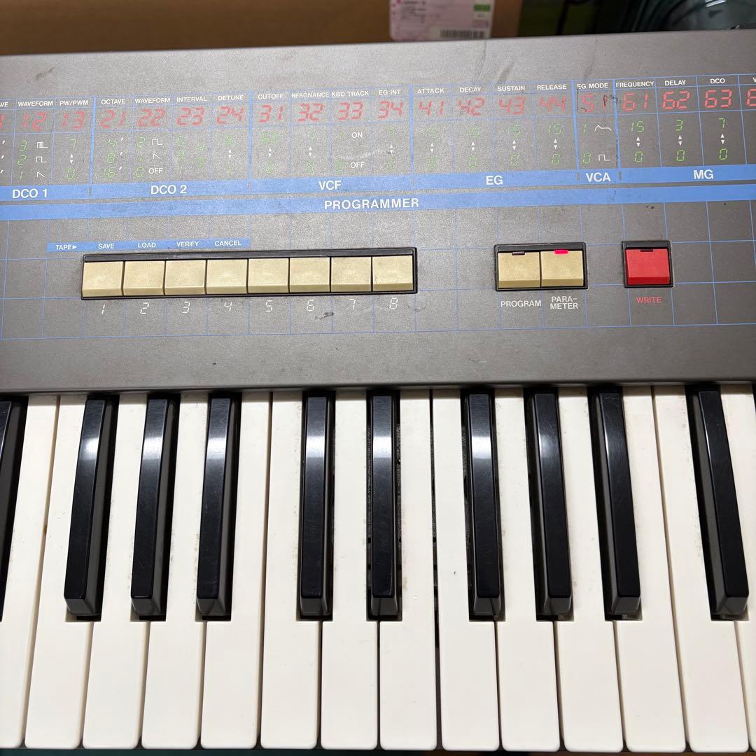 【現状品】KORG POLY-61 アナログシンセサイザー ケース付き