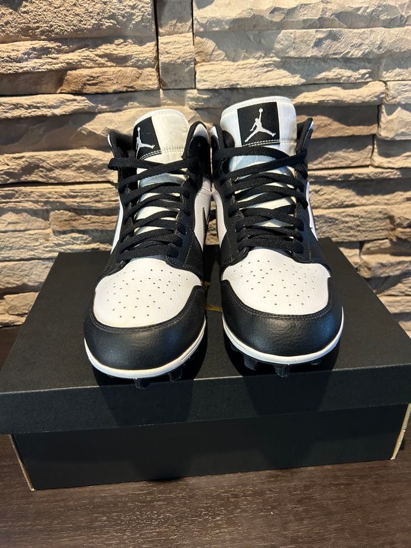 値下げ　Nike Jordan ミッドカット スパイクシューズ 白黒