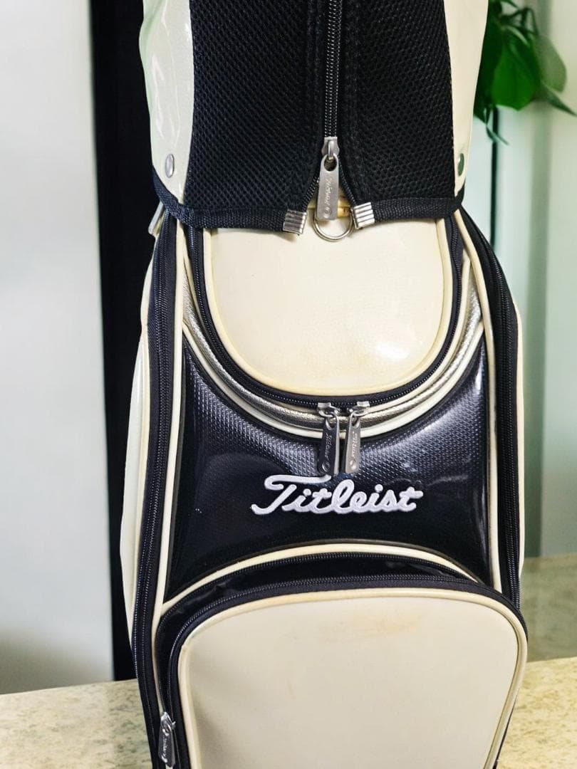 送料無料/美品　大型高級Titleist エナメルゴルフバッグ オフホワイト