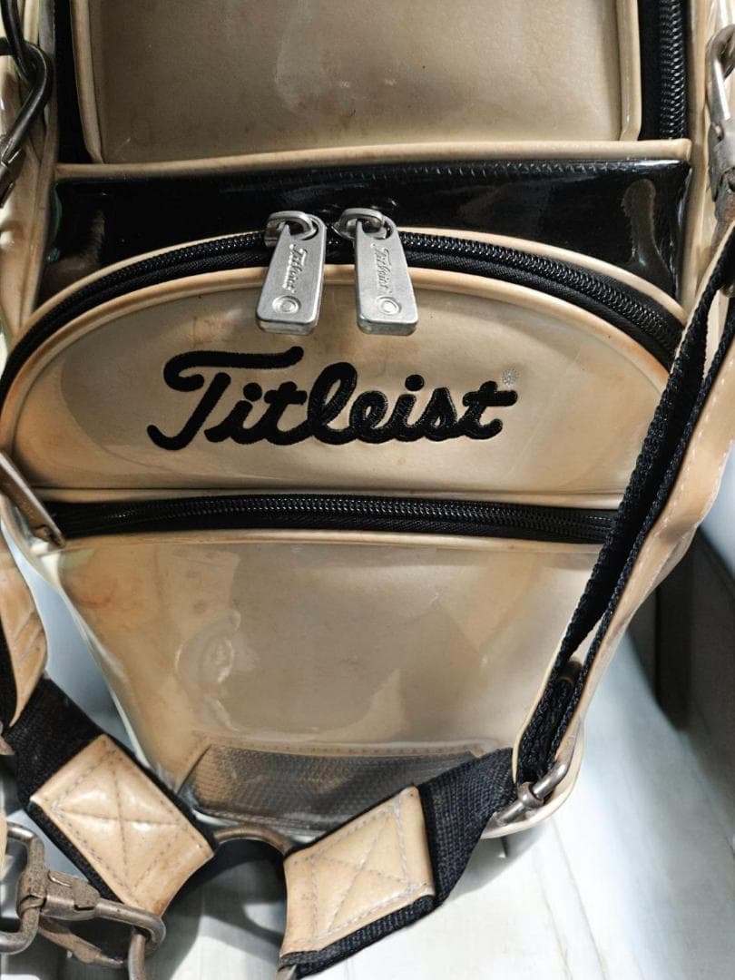 送料無料/美品　大型高級Titleist エナメルゴルフバッグ オフホワイト