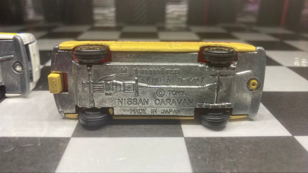 トミカ 日産キャラバン ハイルーフバン 日本製2種まとめ