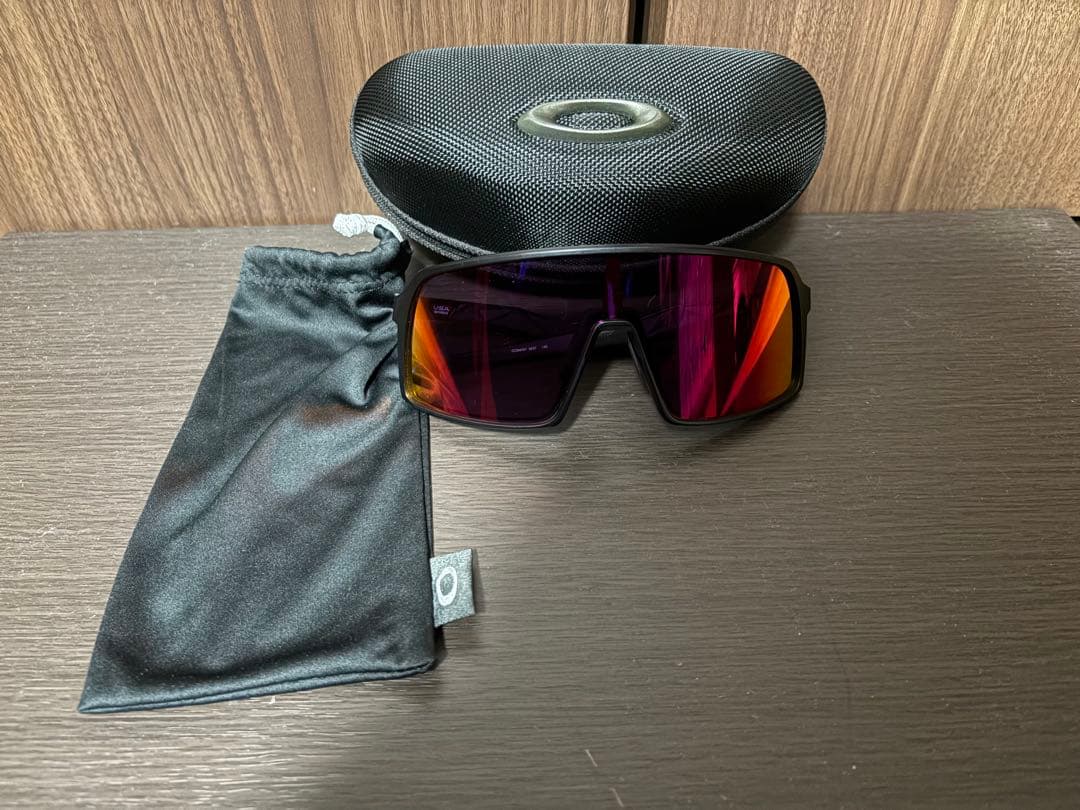 Oakley Sutroスポーツサングラス