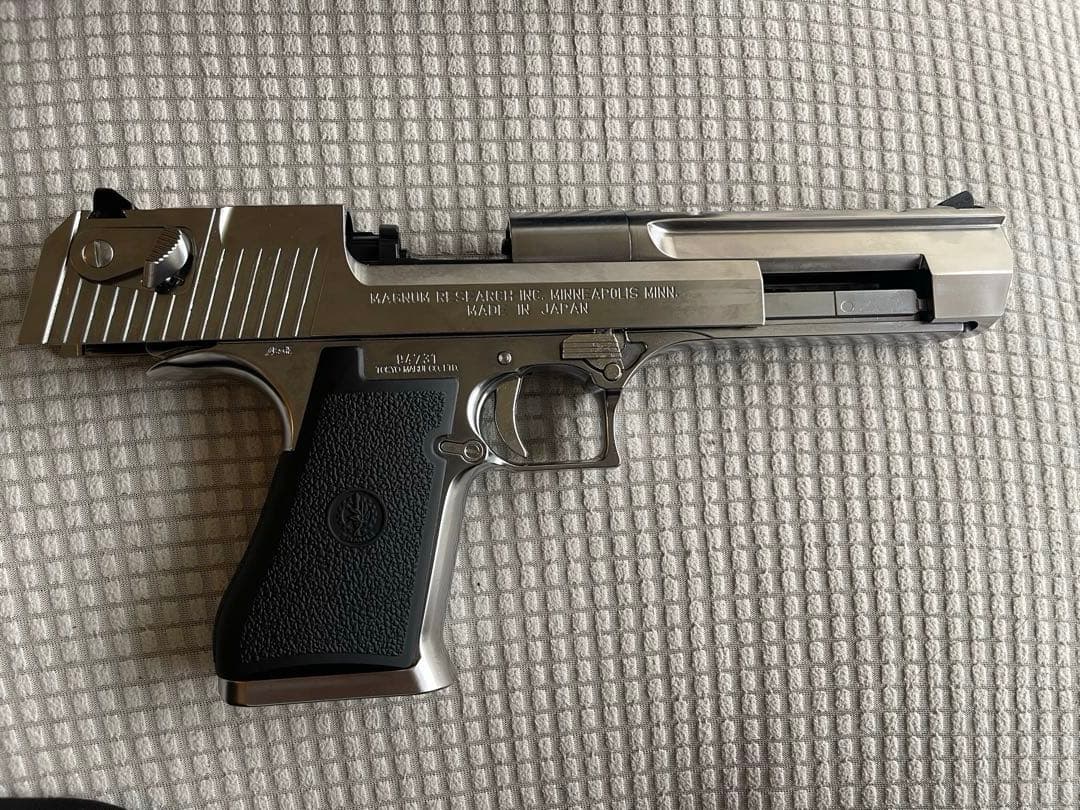 東京マルイ DESERT EAGLE .50AE クロームステンレス