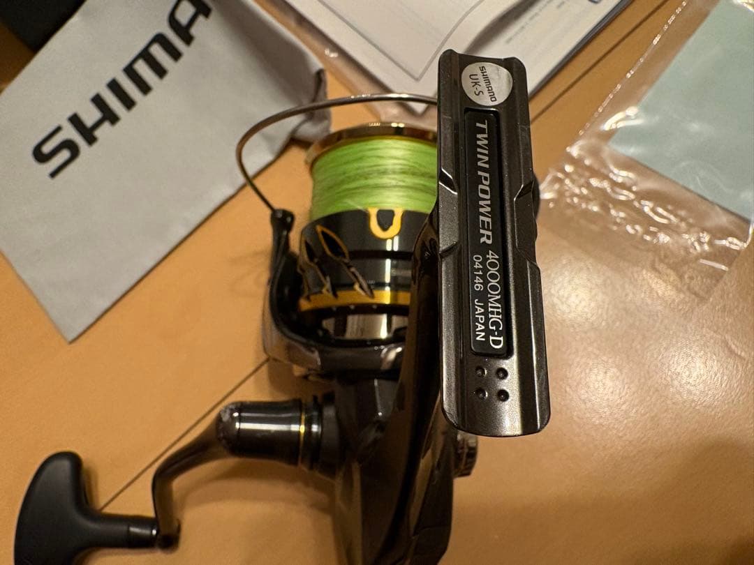 SHIMANO 20ツインパワー4000MHG ラウンドノブ付き
