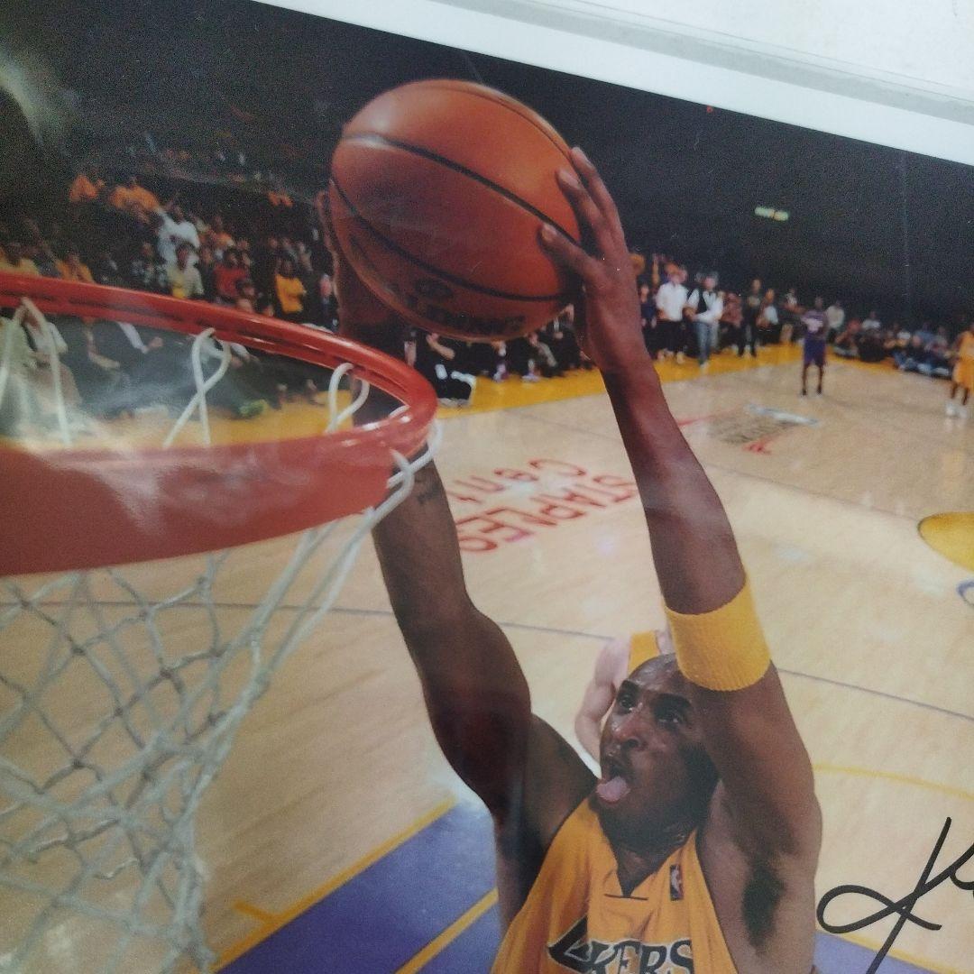 コービー・ブライアント　直筆サイン入りフォト　ロスアンゼルスレイカーズ　証明書付