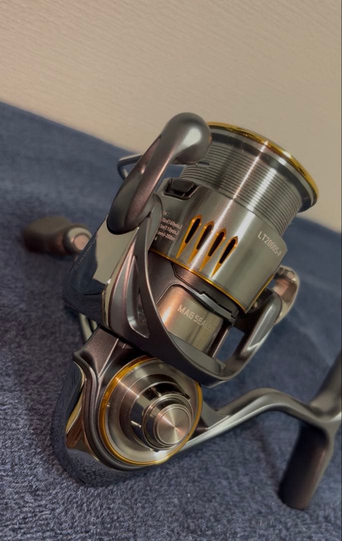 【美品】DAIWA 23エアリティLT 2000S-P+ザイオンノブ セット