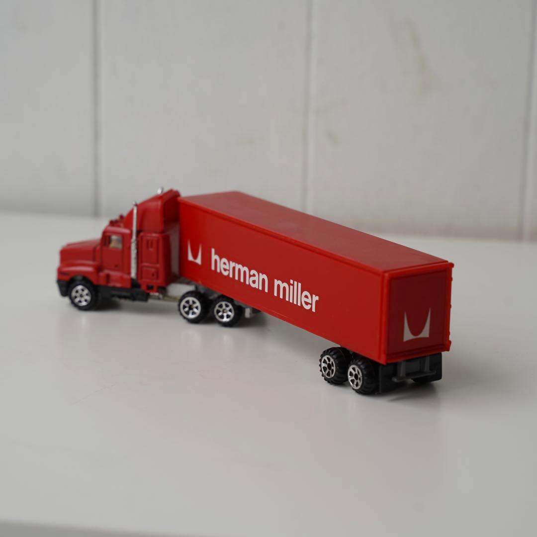 1987 ROAD CHAM社製 herman miller Truck