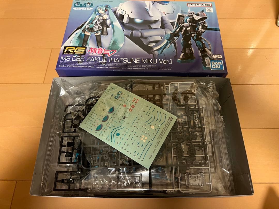 ガンプラRG 1/144 MS-06S ザクII 初音ミクVer.