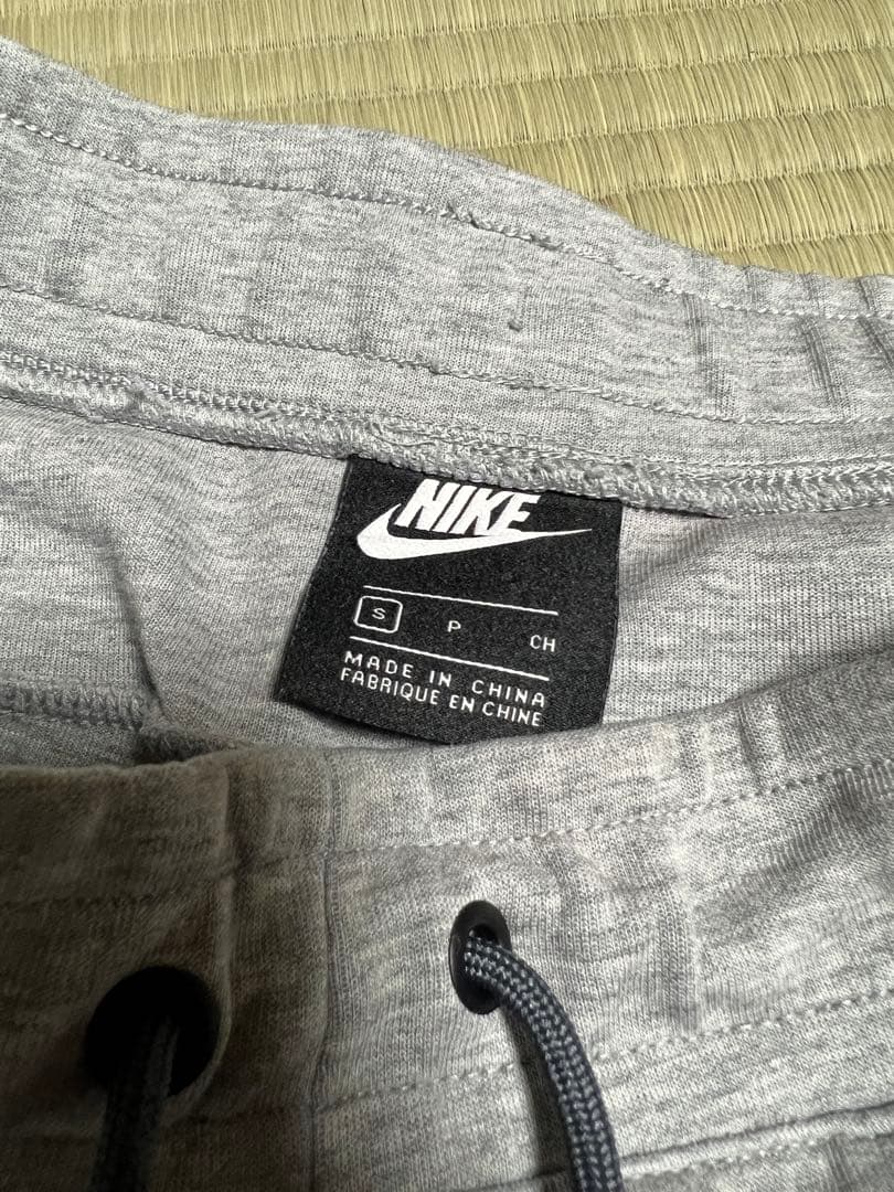 大人気モデル Nike テック　パーカー　パンツ　セット　L