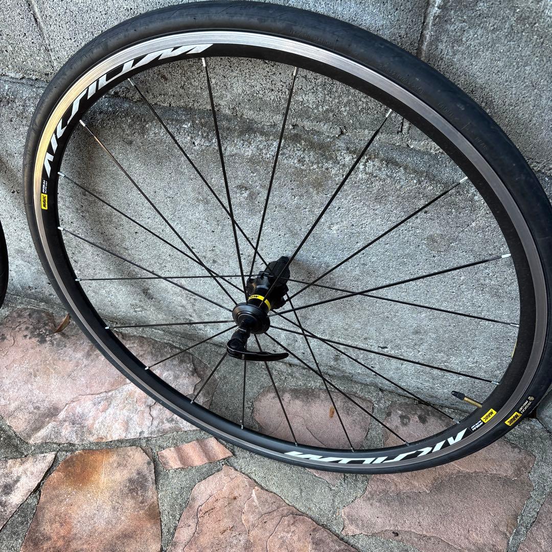 Mavic Aksium 700C クリンチャーホイール