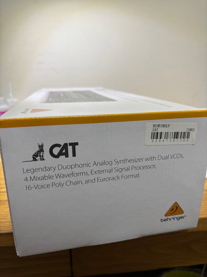 BEHRINGER CAT アナログシンセサイザー