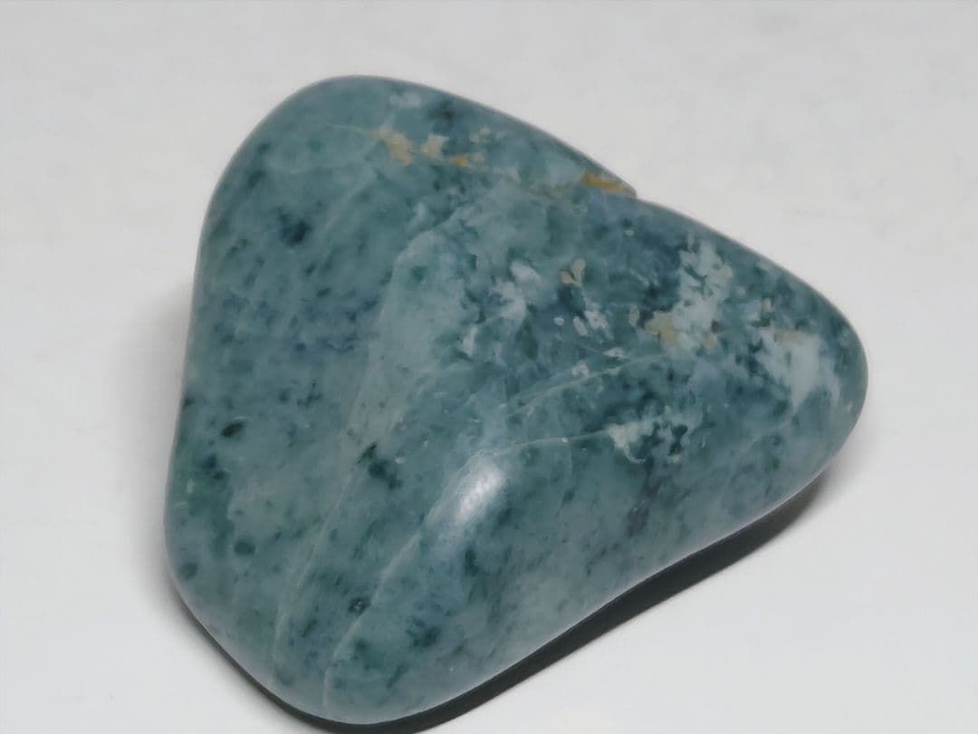 濃青 68g 翡翠 ヒスイ 原石 鑑賞石 自然石 誕生石 鉱物 鉱石 水石