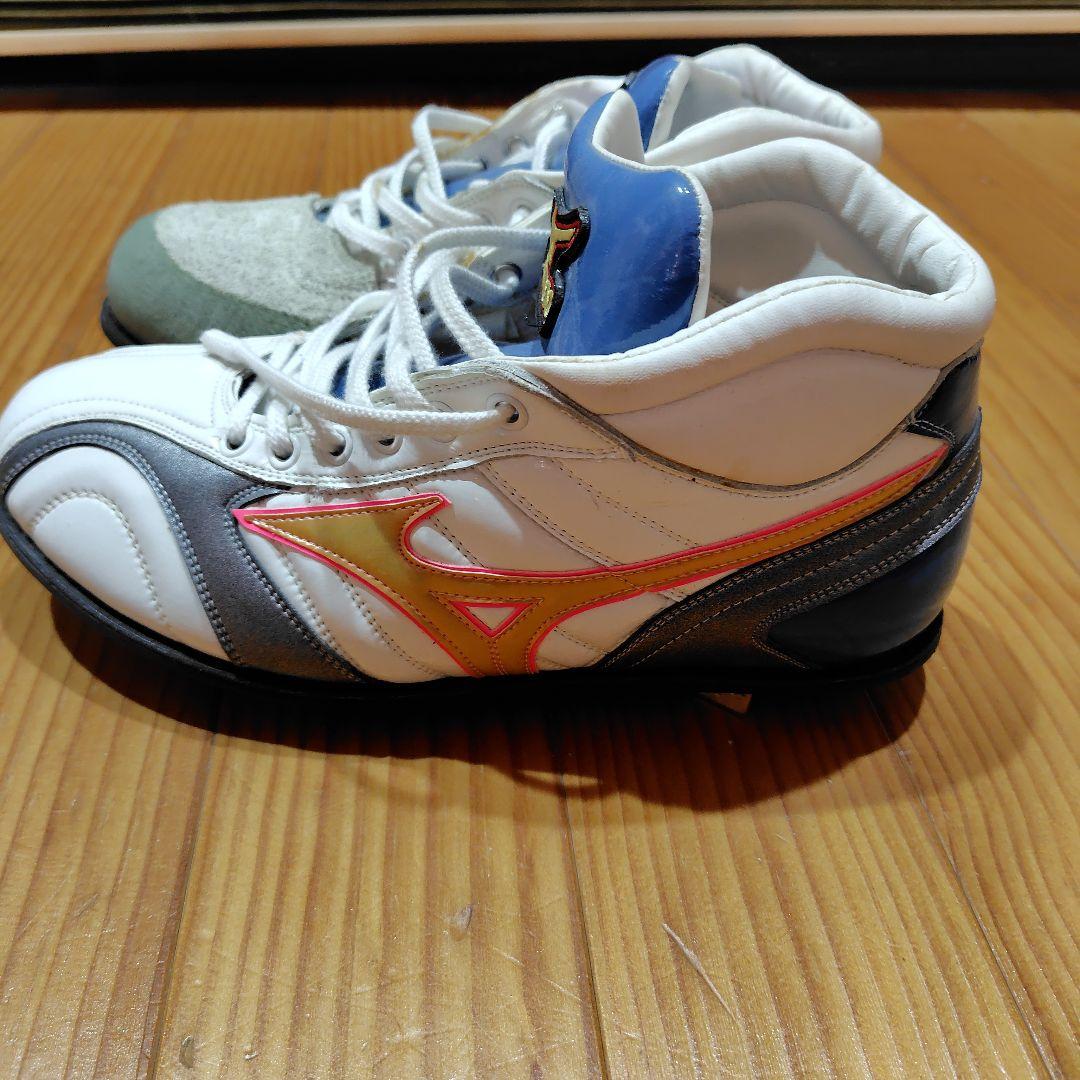 野球スパイク　Mizuno ミドルカットスパイクシューズ　25.5cm