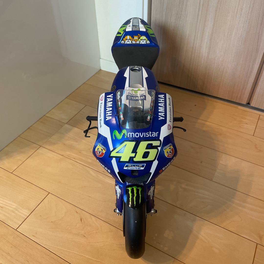 Yamaha YZR-M1 モデル 1/12 スケール
