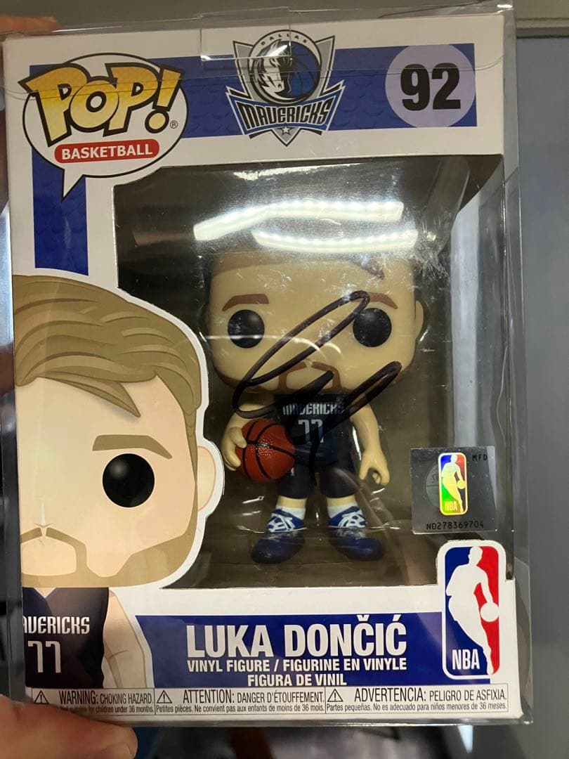 Luka Doncic funko pop PSAサイン入り