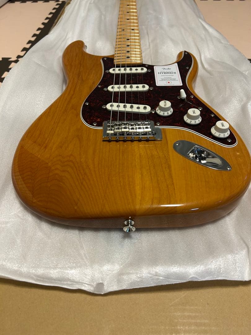 ギター Fender Hybrid II Stratocaster Vintage