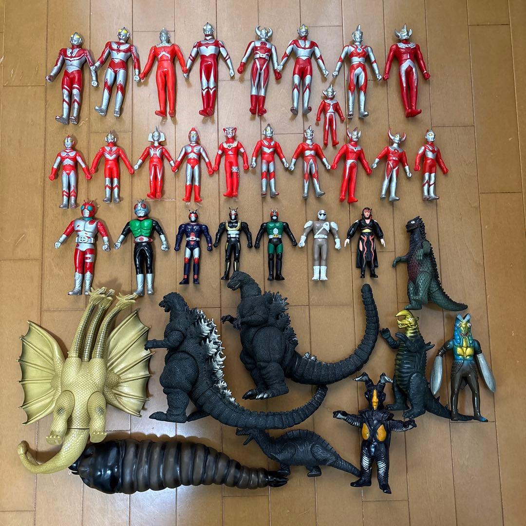 ウルトラマン　仮面ライダー　怪獣　ゴジラ　ソフビフィギュア　35体セット
