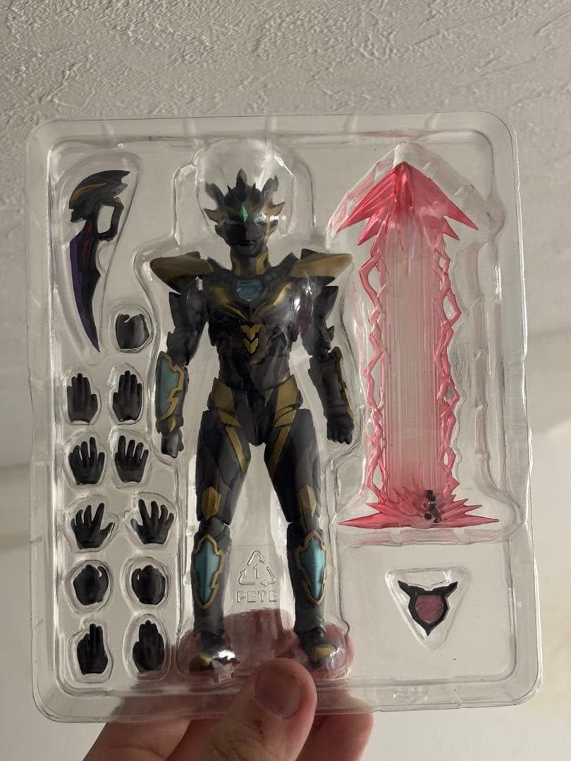 S.H.Figuarts ウルトラマンゼット デスシウムライズクロー