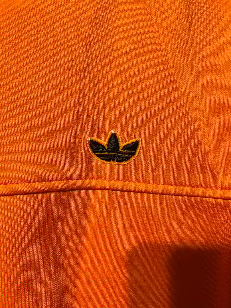 adidas originals ジャージ　オレンジ