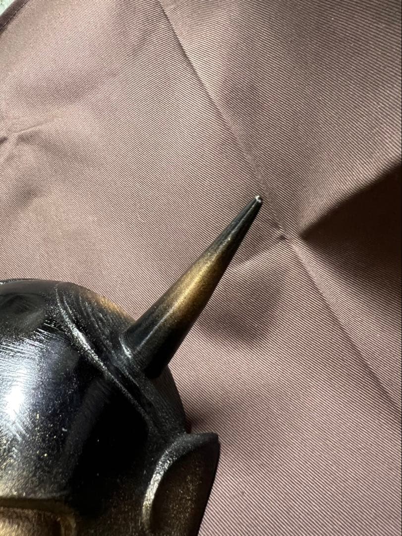 鬼の面 黒と金 角付き