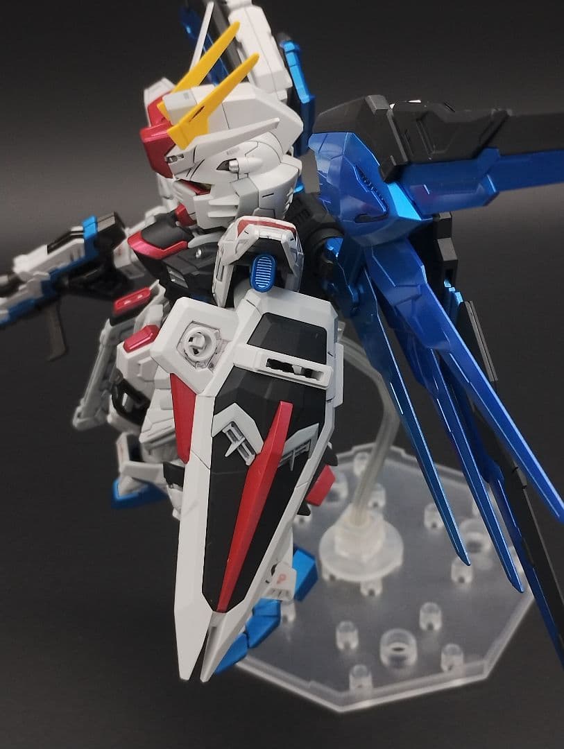 キャンディー・パール塗装 MGSDフリーダムガンダム ガンプラ 完成品
