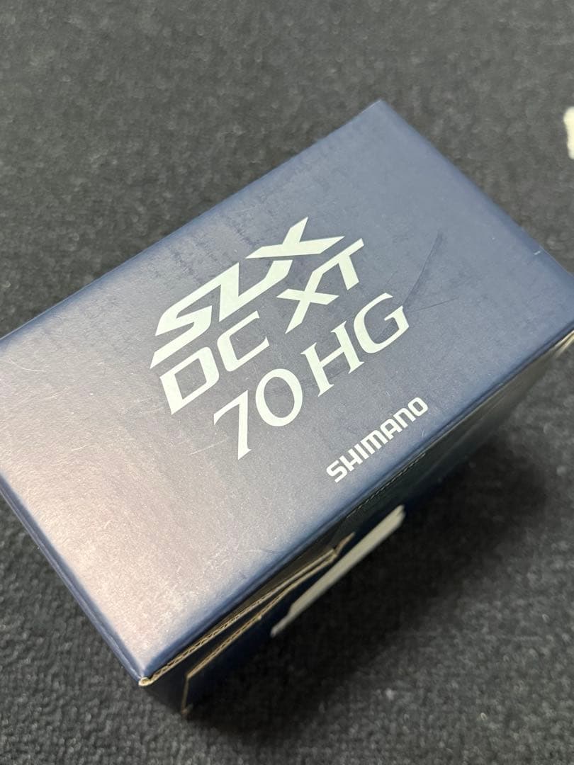 シマノ　ベイト　22 SLX DC XT 70HG 右ハンドル　リール