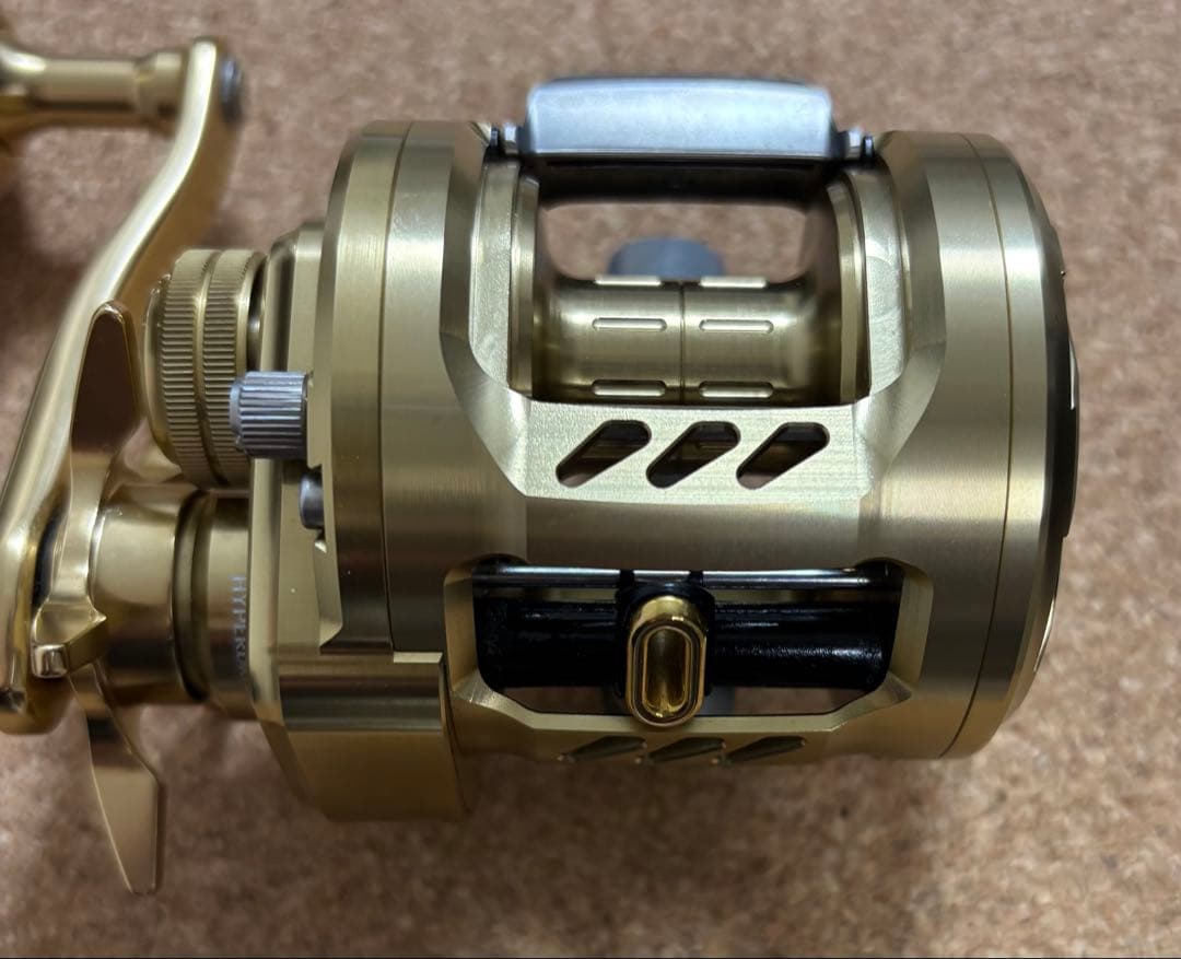 【美品】（Daiwa）21 BASARA 200（右巻き）