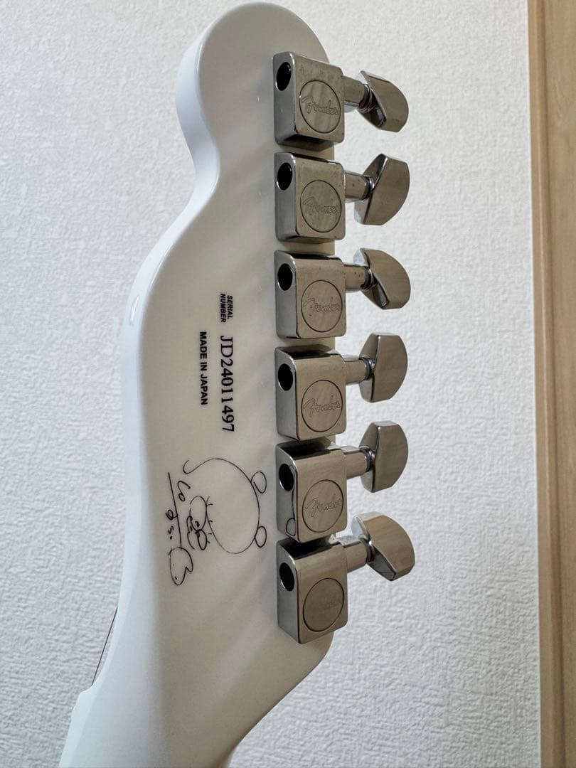 SILENT SIREN エレキギター ホワイト